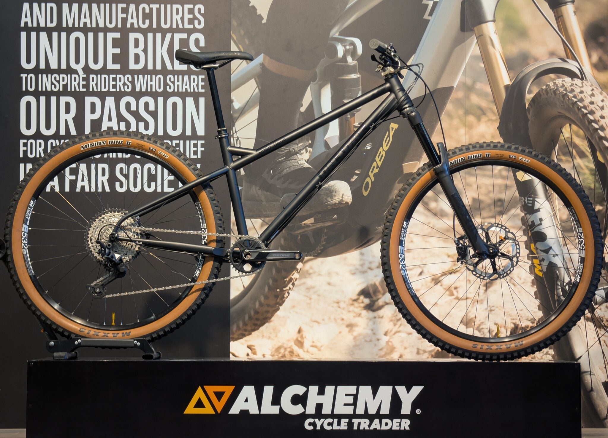 On One Hello Dave Large 2021 - Alchemy Cycle Trader